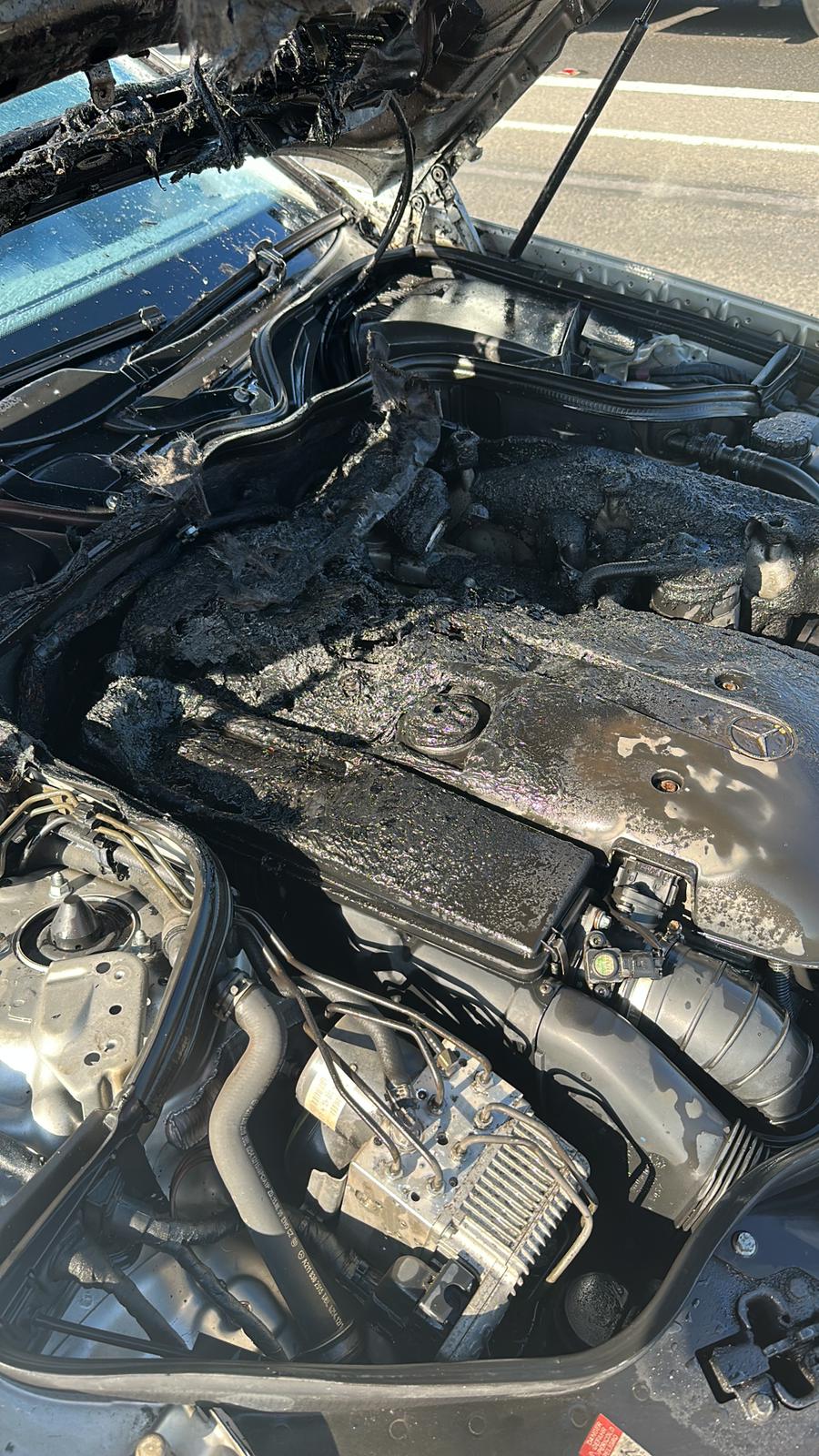 Jet Set Quattro Super Sweeper Puts Out Fire on M25